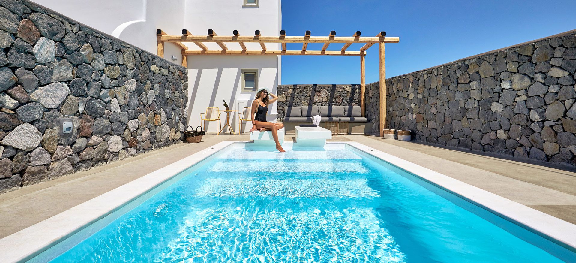 Private Pools & Jacuzzi